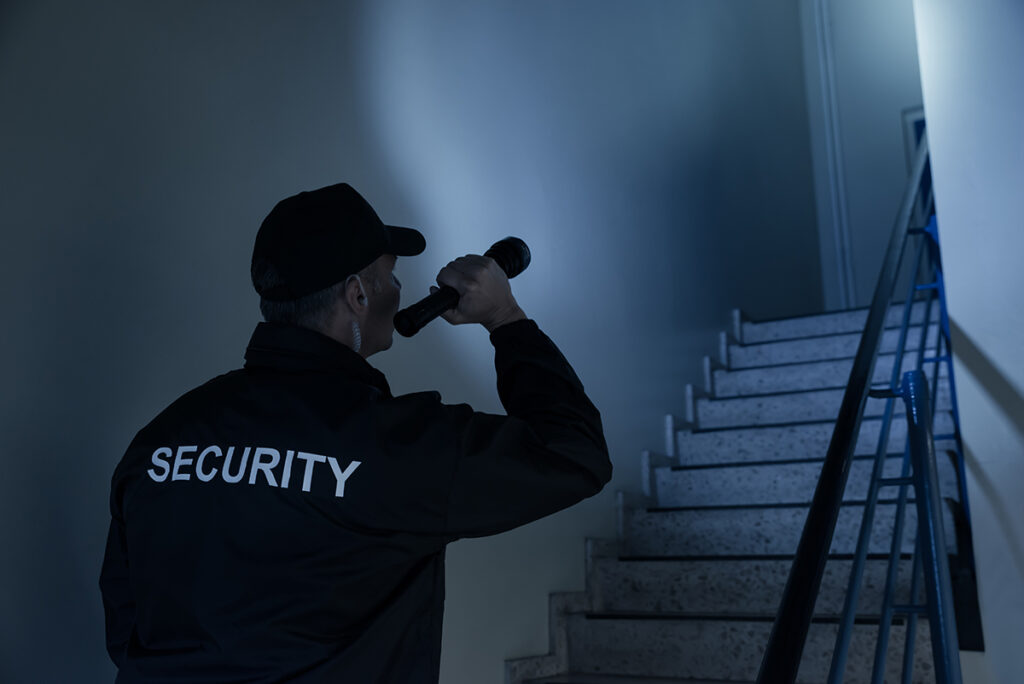 How Security Guards Handle Suspicious Activity in Commercial Facilities ...